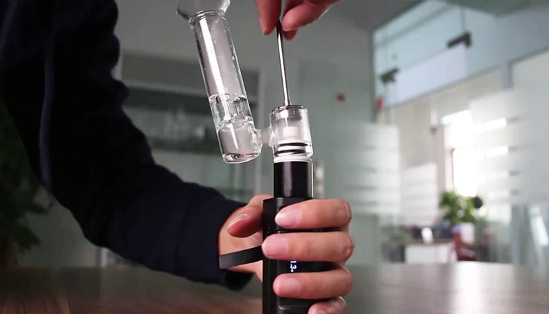 A Portable Dab Rig For On-The-Go Smoking | StonedGenie.com